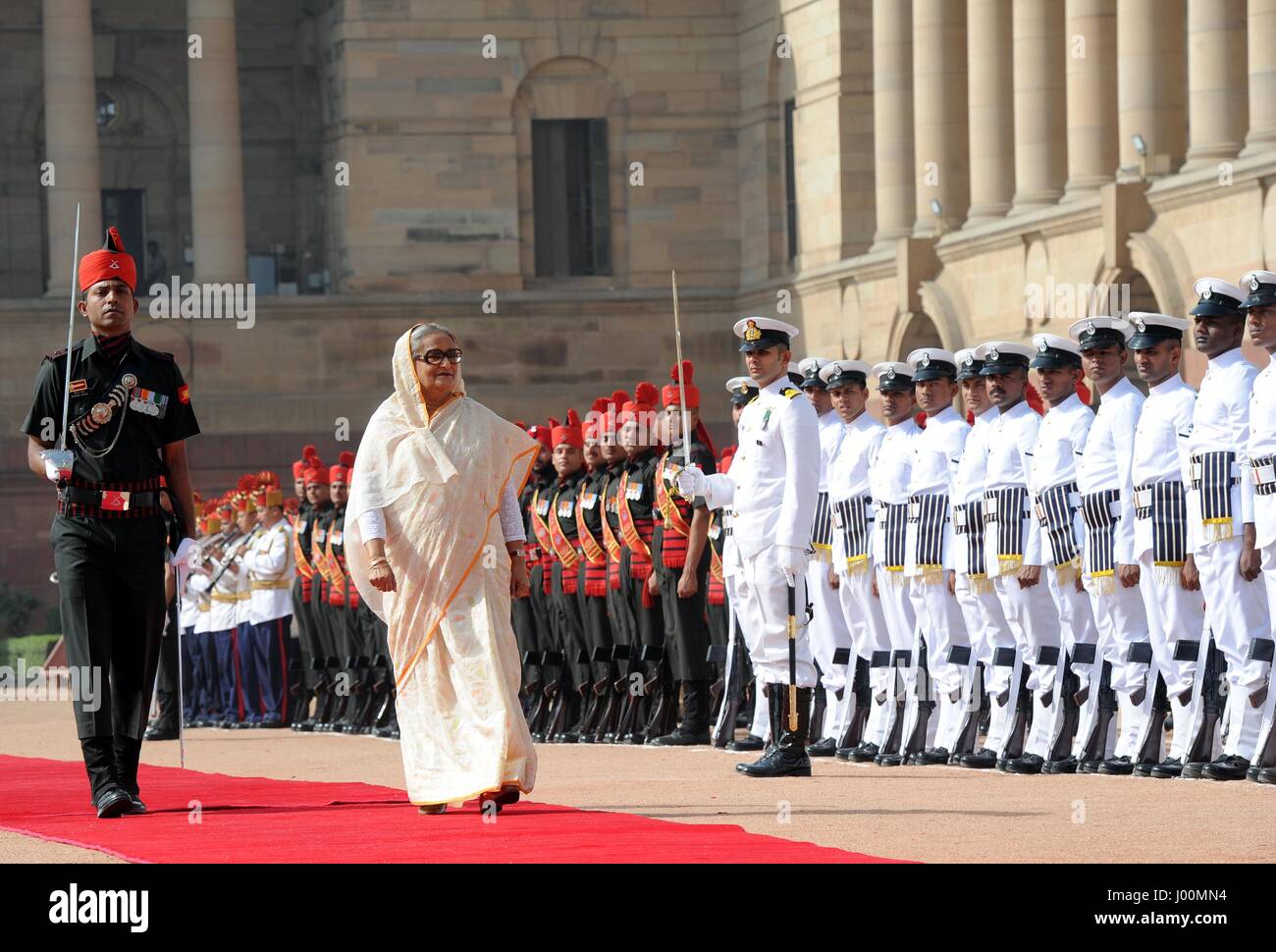 New Delhi, India. 8th Apr, 2017. Bangladeshi Prime Minister Sheikh Hasina (front) inspects guard ...