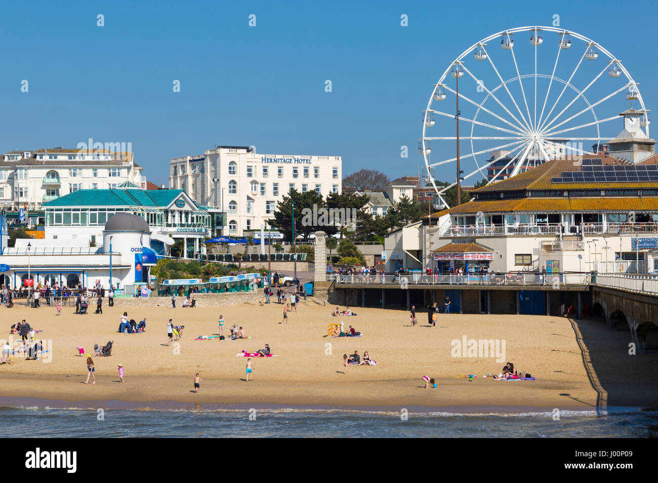 Bournemouth, Dorset, UK. 8th Apr, 2017. UK weather: lovely warm sunny ...