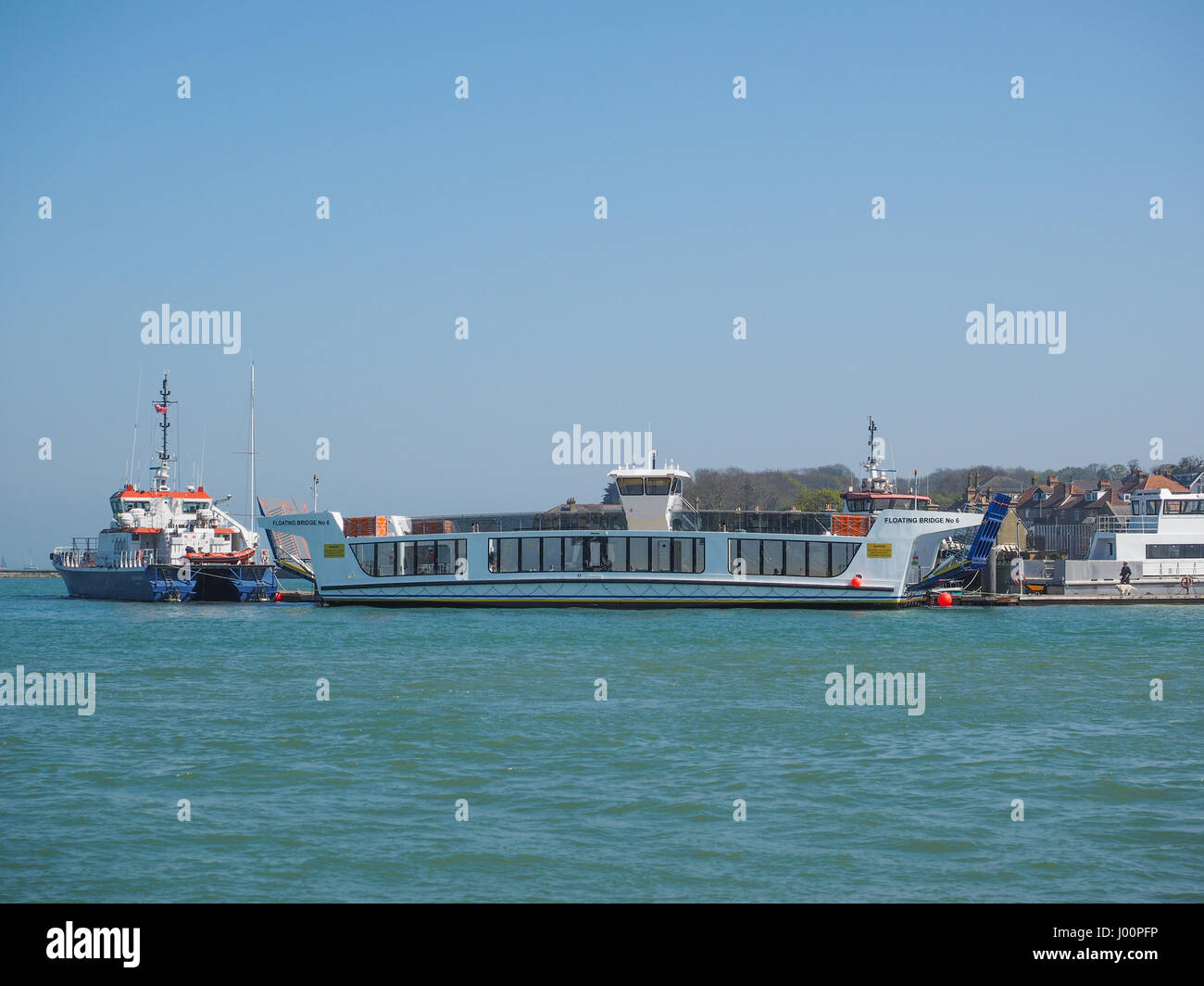 Cowes, Isle of Wight, UK. 8th Apr, 2017. the new £3.2 million chain ...