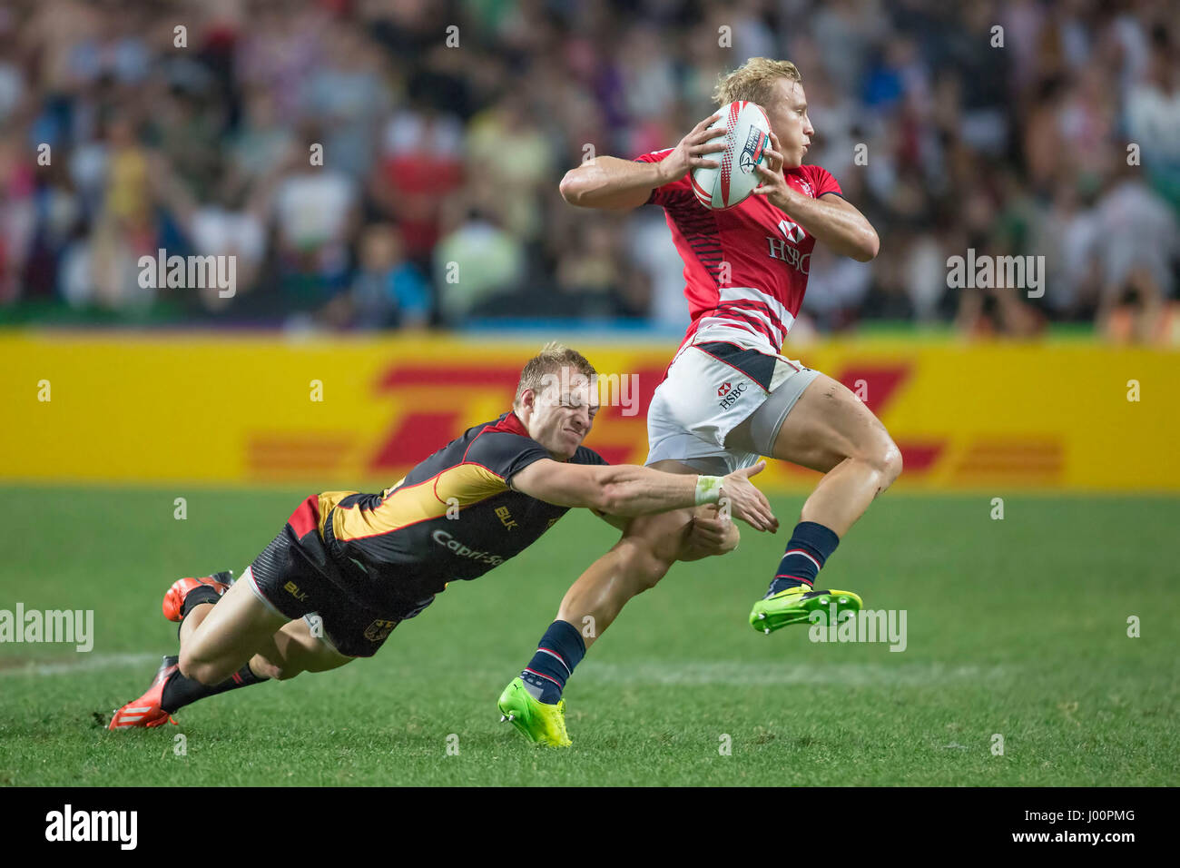 Hong Kong. 8th Apr, 2017. Tobi Fenn (Hongkong, 5) and Sebastian Fromm ...