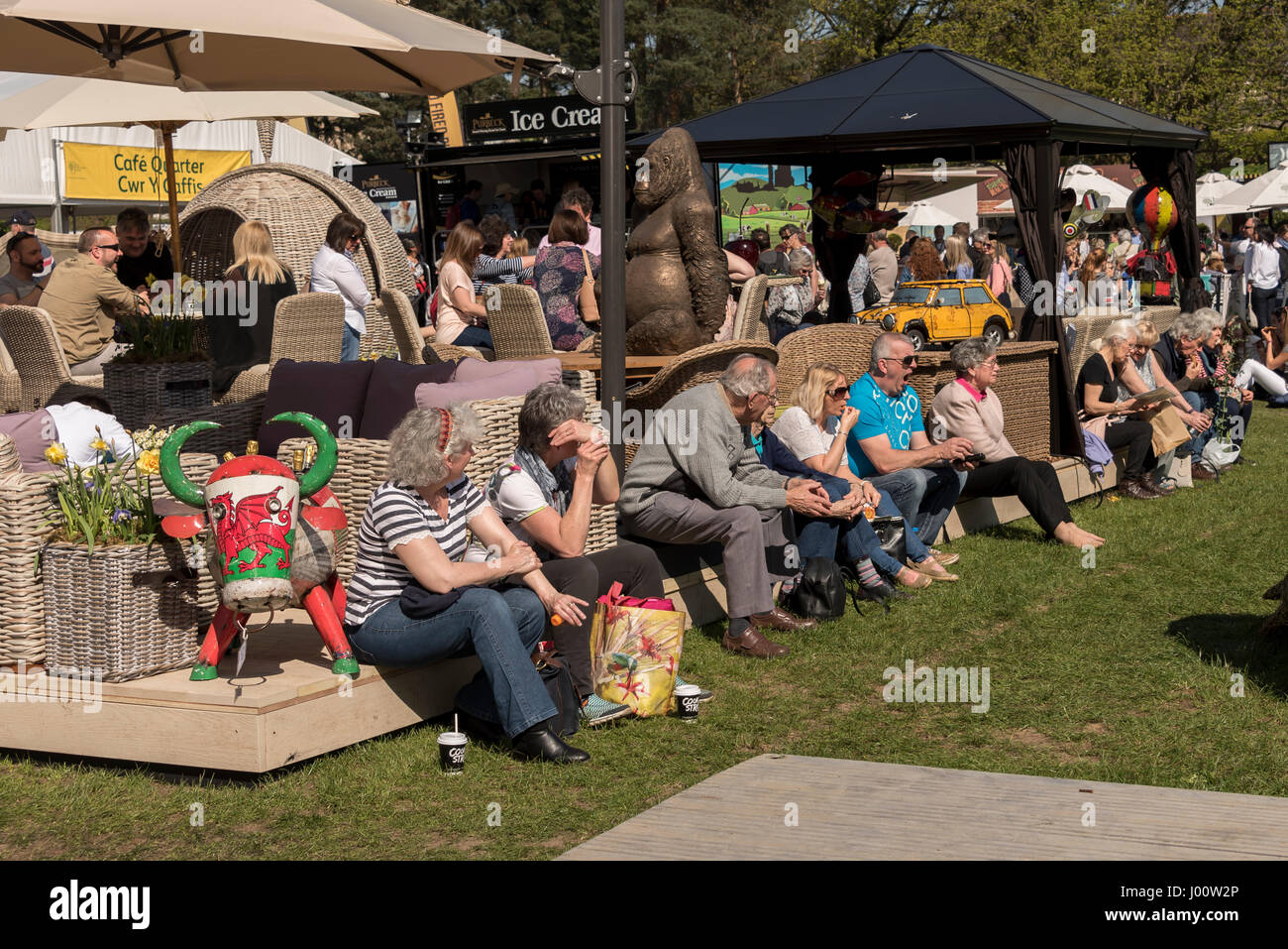 Cardiff, 8th April 2017. People enjoying the sunshine and displays in ...