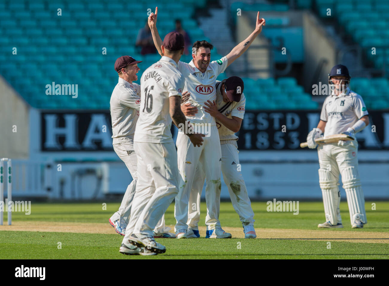 London, UK. 8 April, 2017. Mark Footitt raises both arms in celebration ...