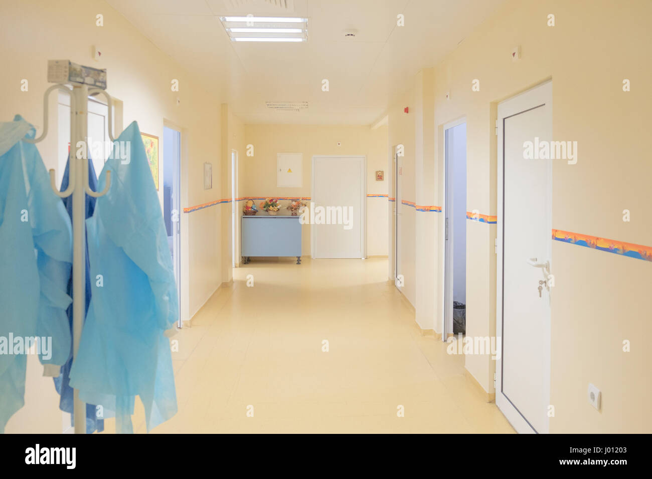 Hospital corridor hi-res stock photography and images - Alamy