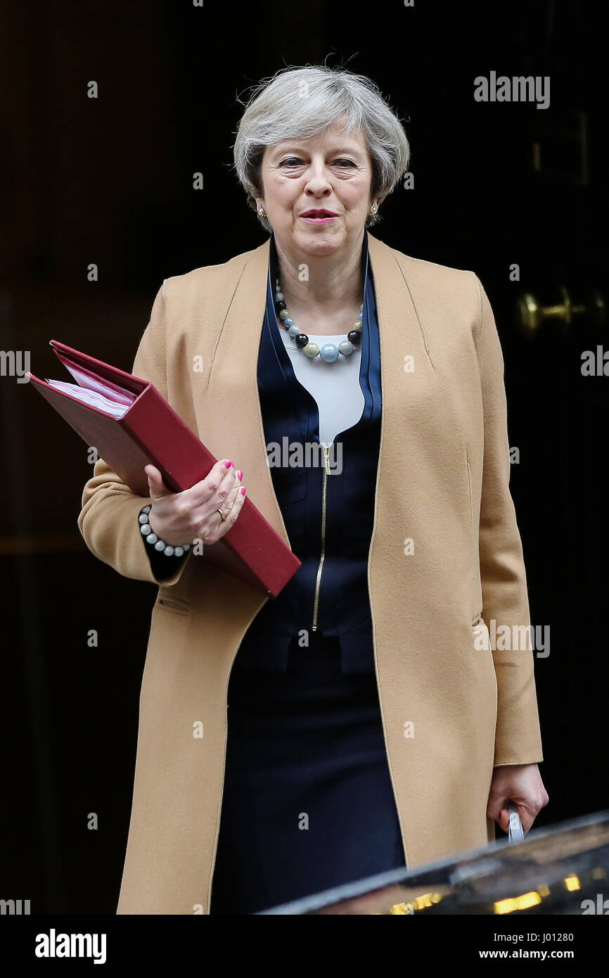 Ministers red box hi-res stock photography and images - Alamy