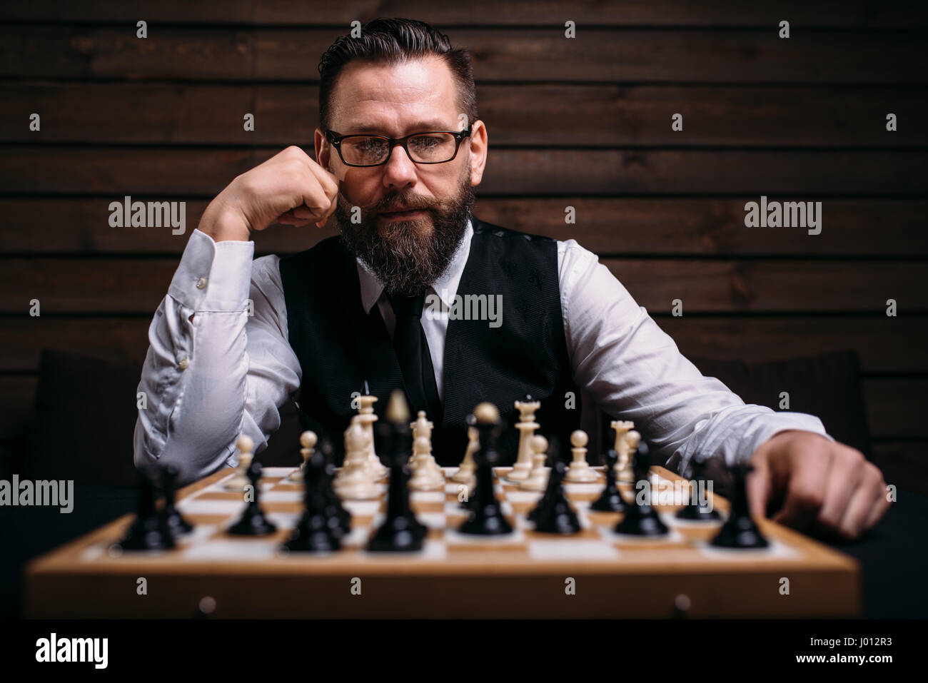 Strategy intelligence hi-res stock photography and images - Alamy