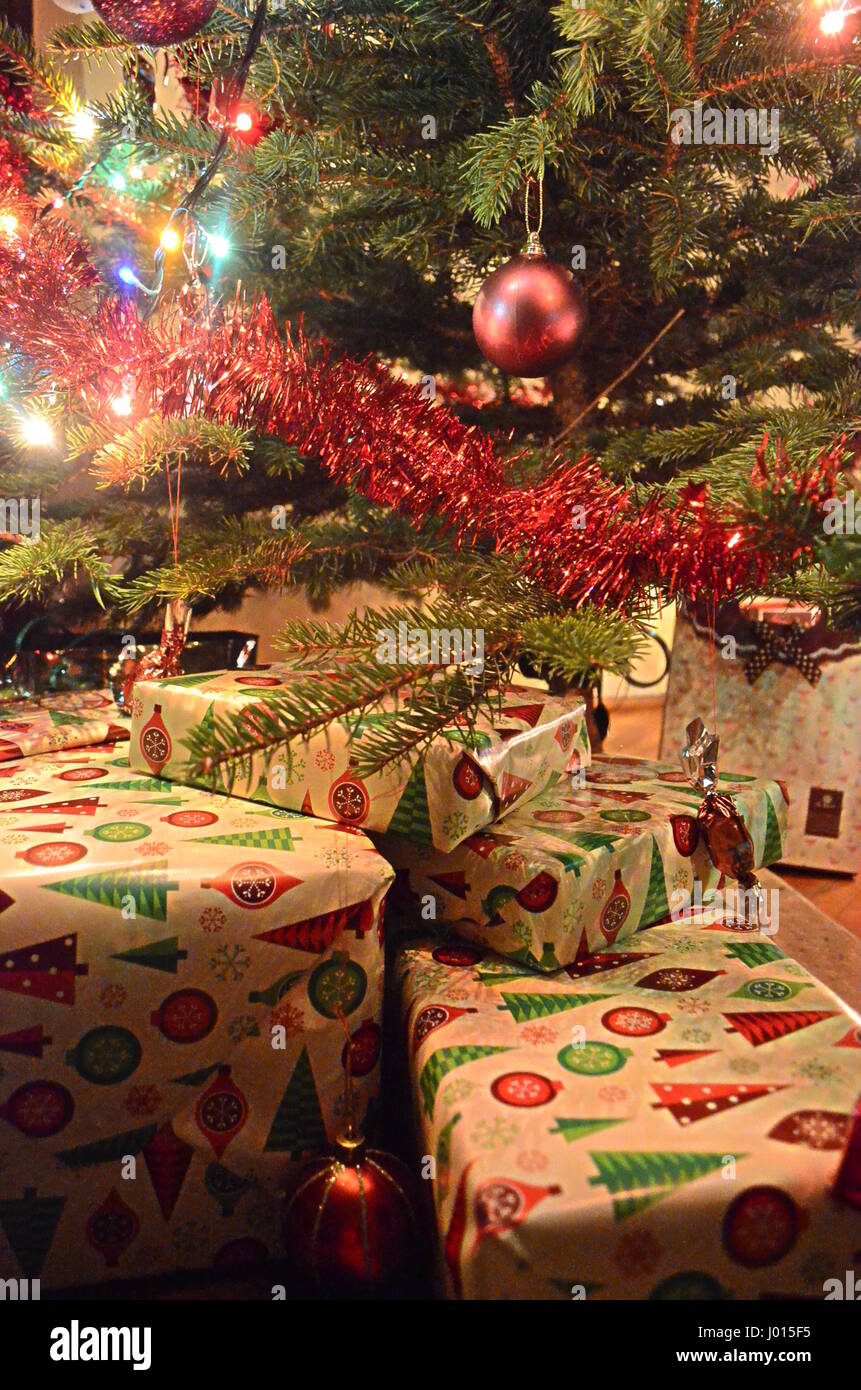 Pack up christmas tree hi-res stock photography and images - Alamy