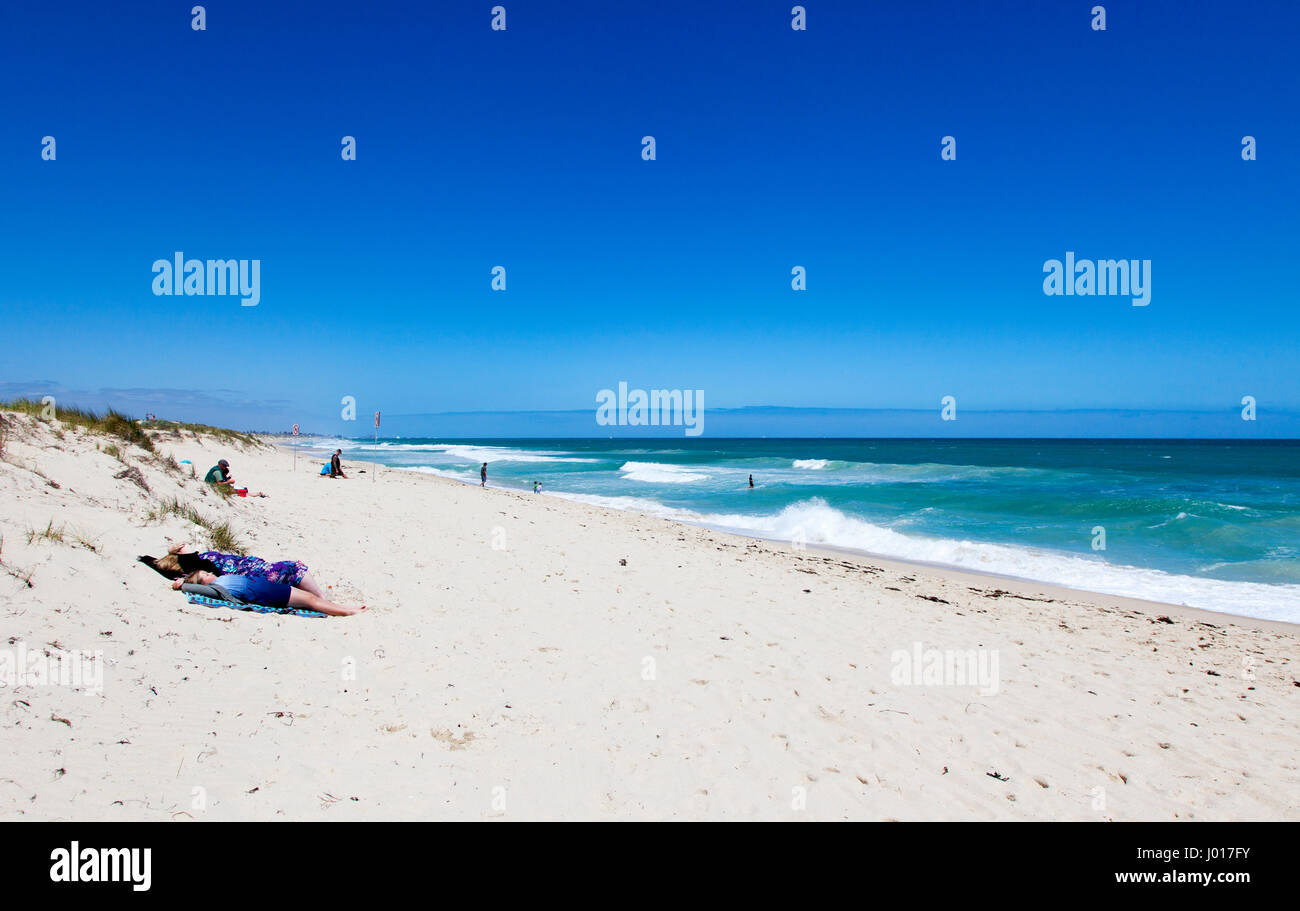 Australian beach scenes hi-res stock photography and images - Alamy