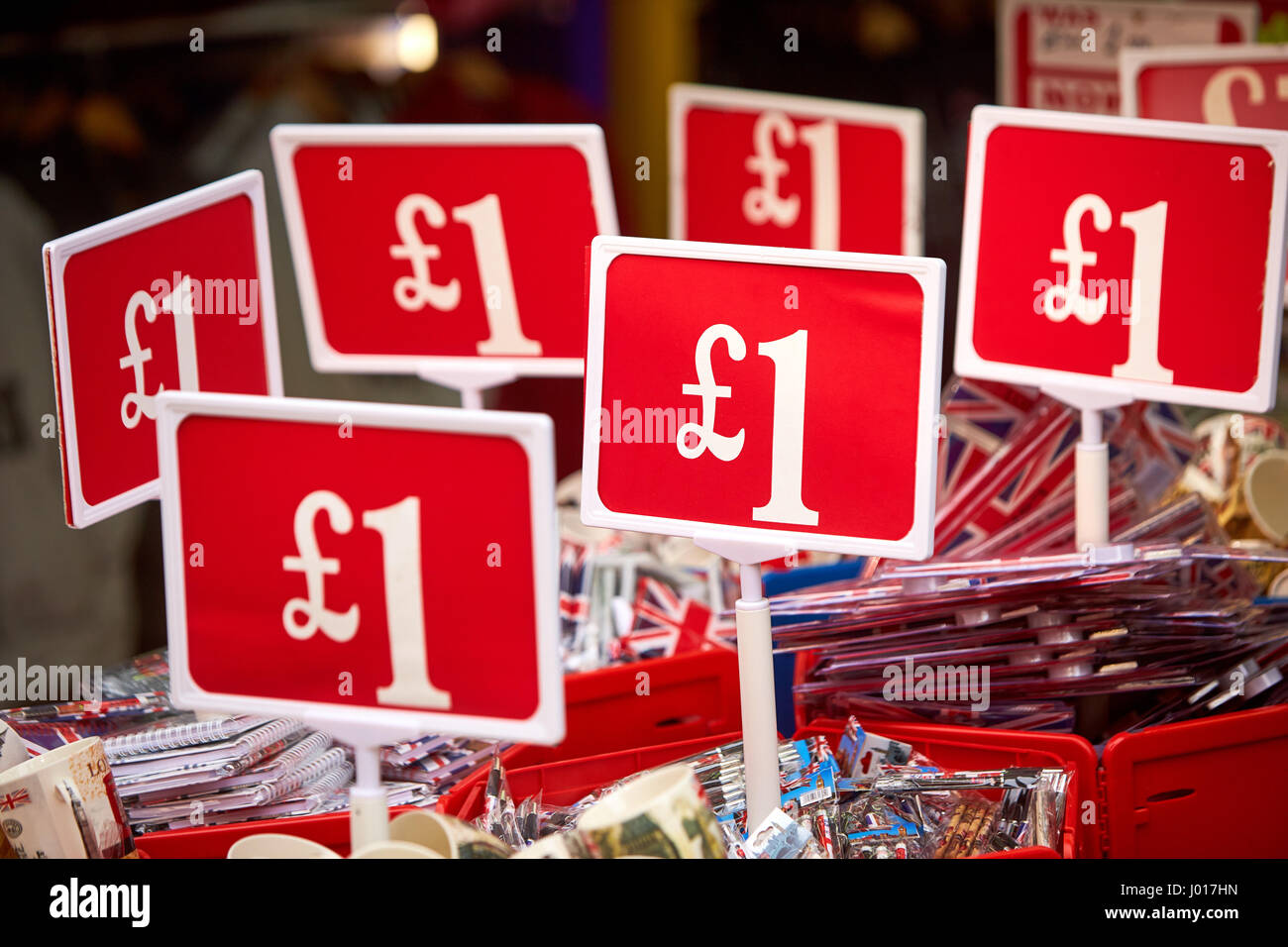 £1 pricing signs on in a souvenir shop in London Stock Photo - Alamy