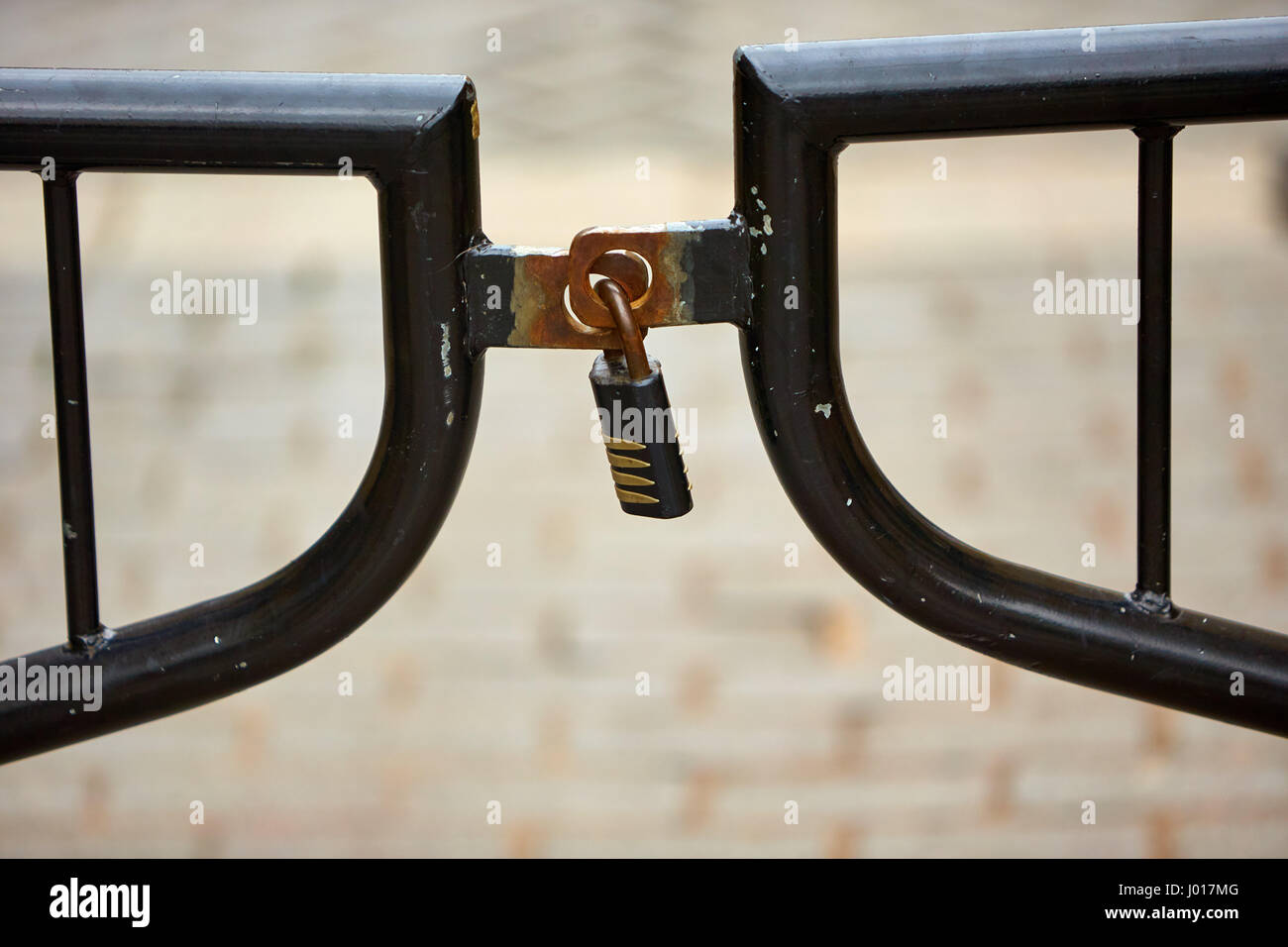 Locked road gates in Windsor Stock Photo - Alamy