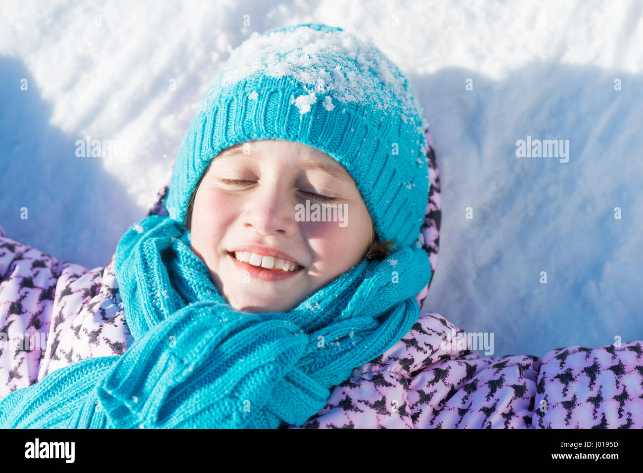 Schoolgirl outdoor activity hi-res stock photography and images - Alamy