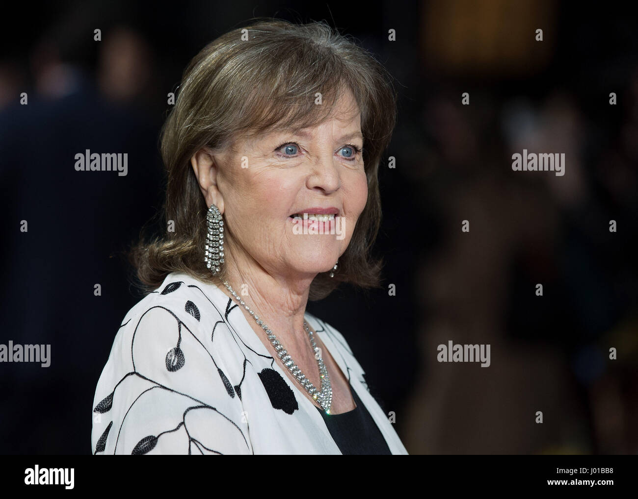 Pauline collins actress hi-res stock photography and images - Alamy