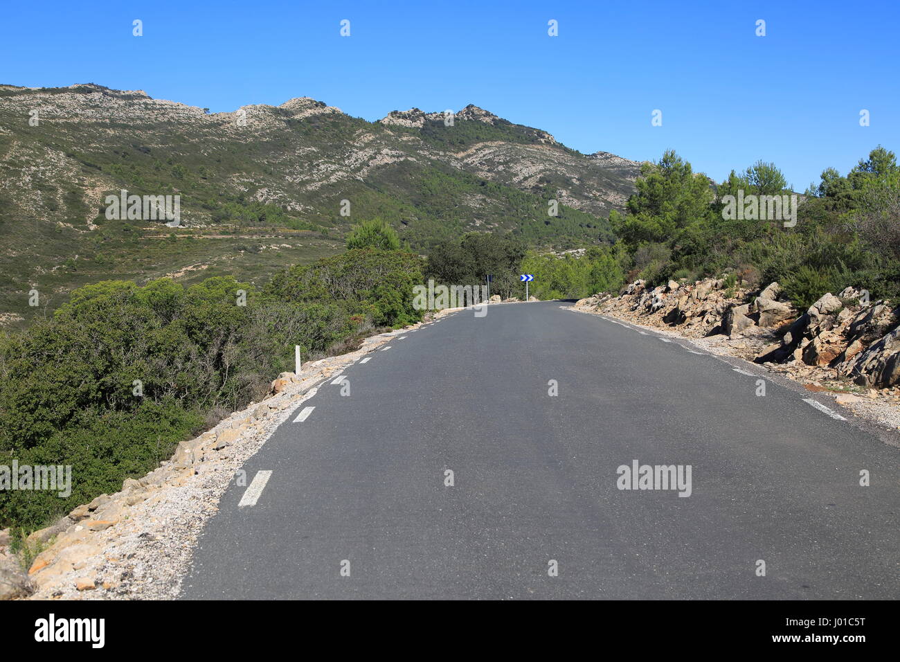 Road through mountain landscape near Xalo or Jalon, Marina Alta ...