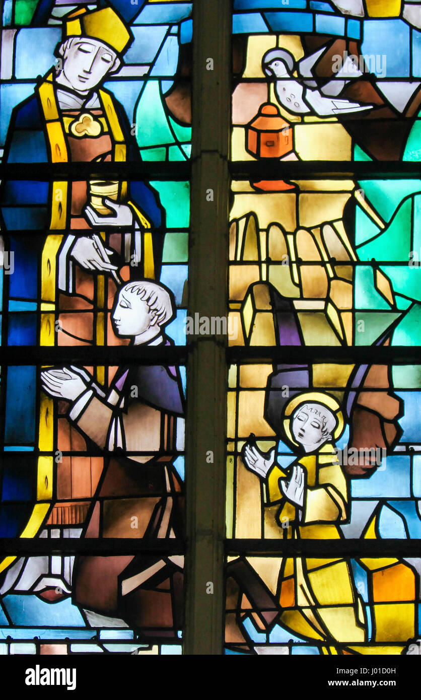 Sacrament of holy communion hi-res stock photography and images - Alamy