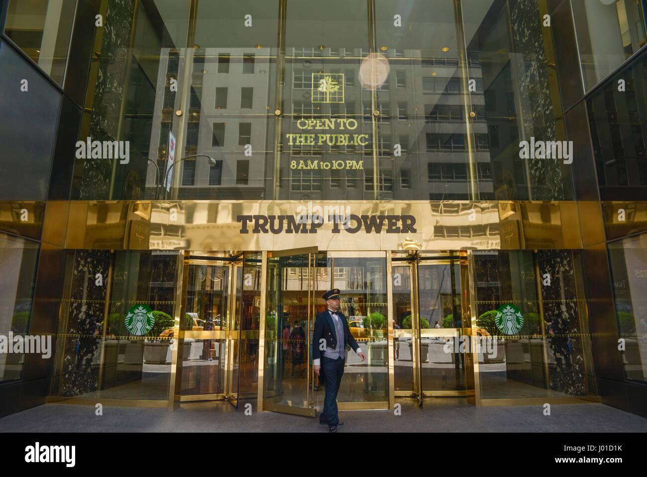 Donald trump trump tower gold hi-res stock photography and images - Alamy