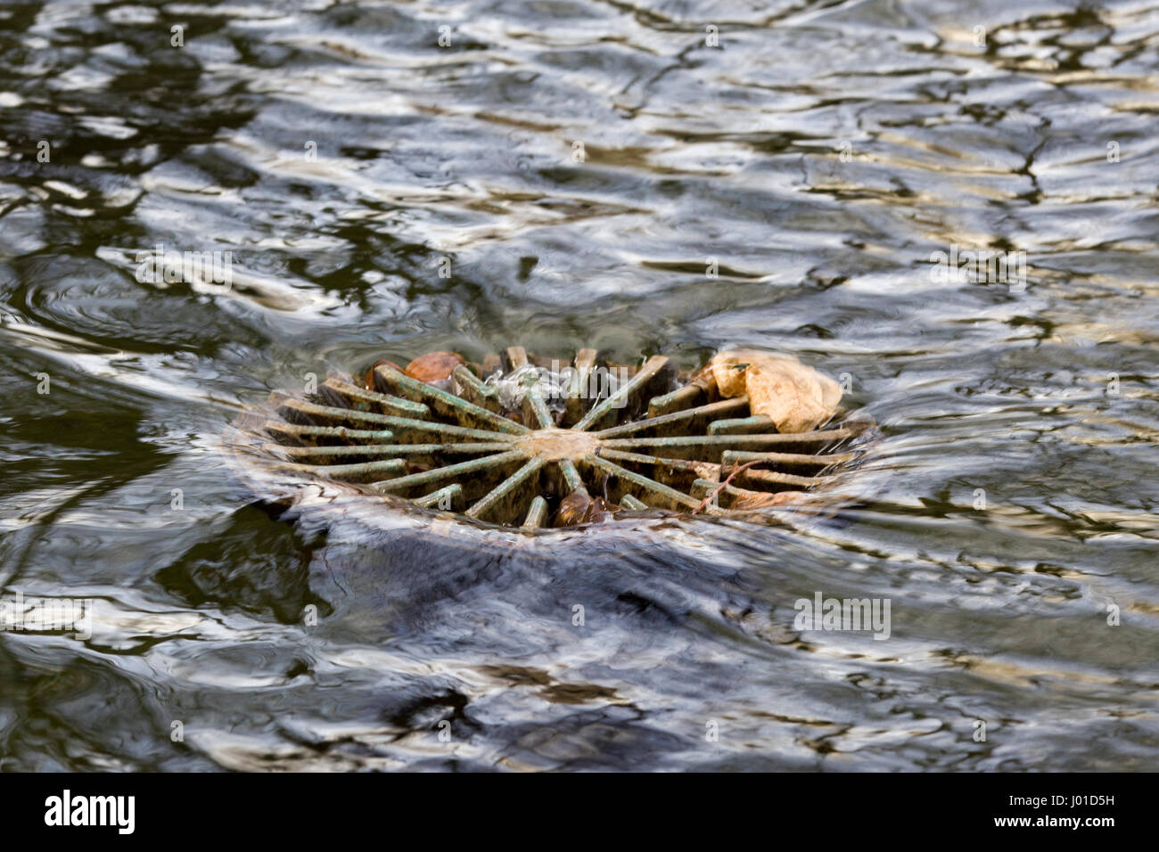 Overflow drain hi-res stock photography and images - Alamy