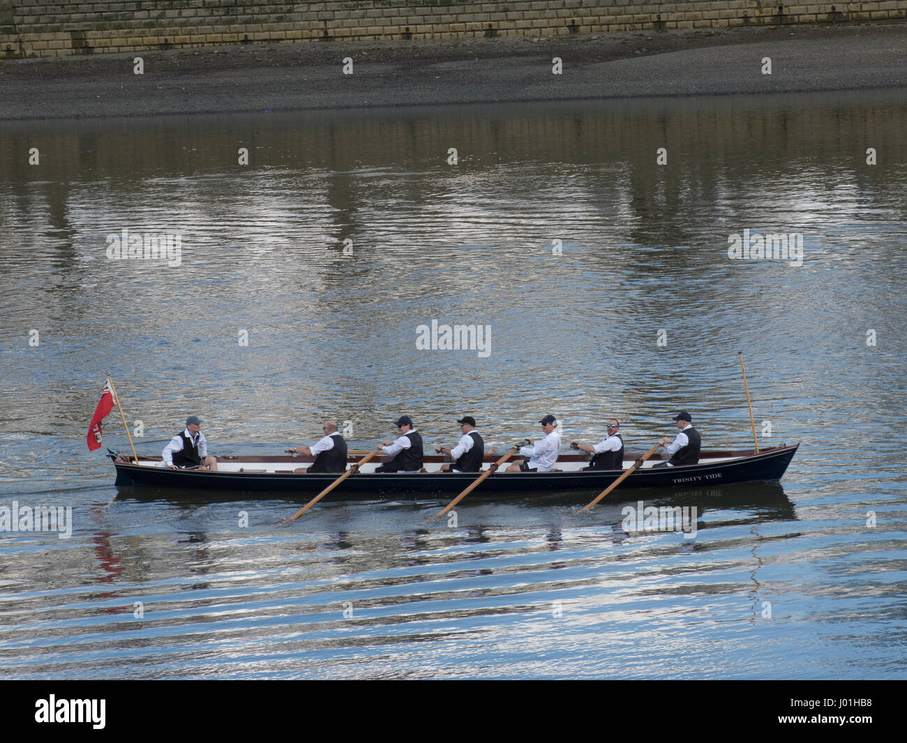 river Thames rowing boat rowers bank sport rowing Stock Photo - Alamy