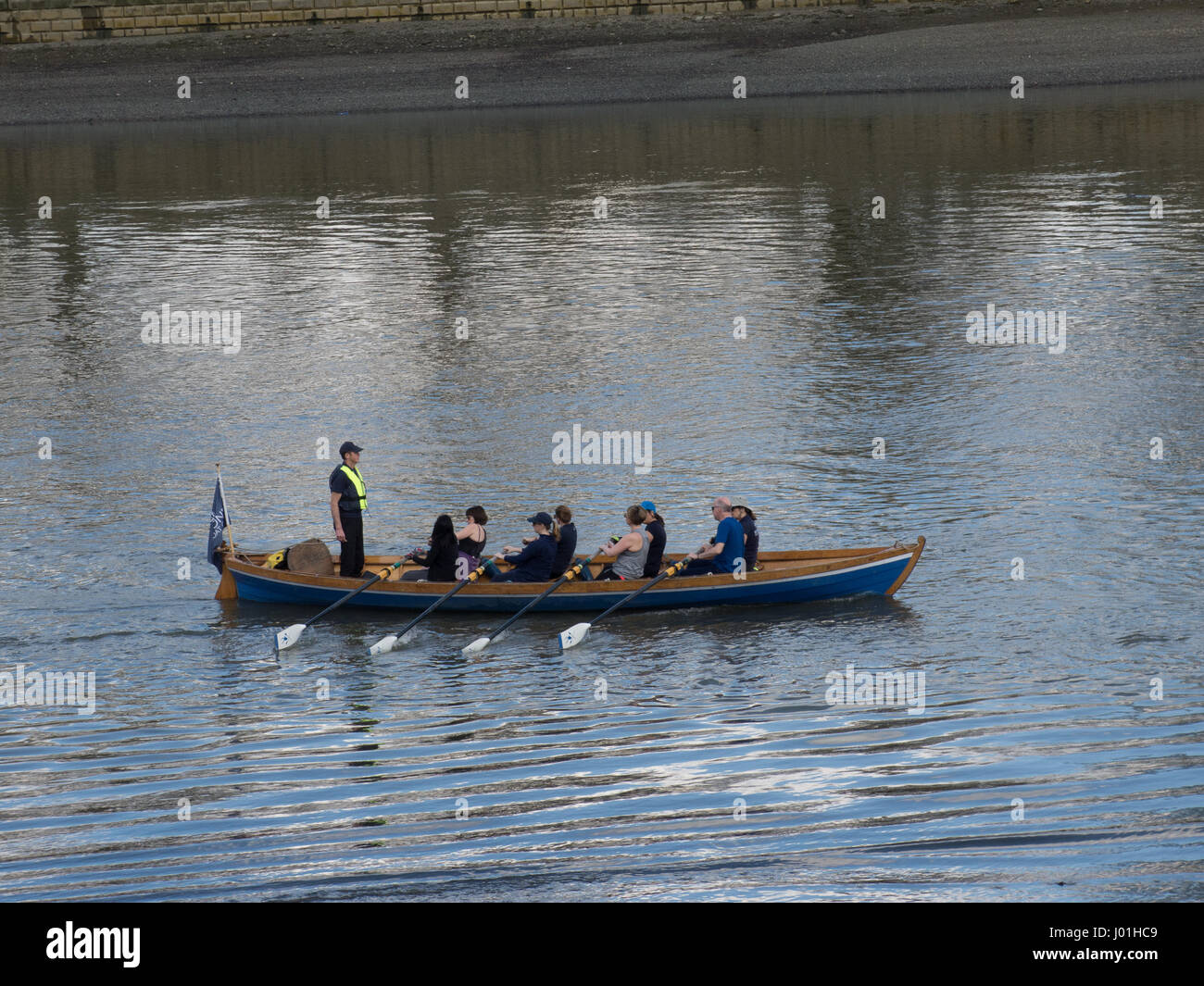 river Thames rowing boat rowers bank sport rowing Stock Photo - Alamy