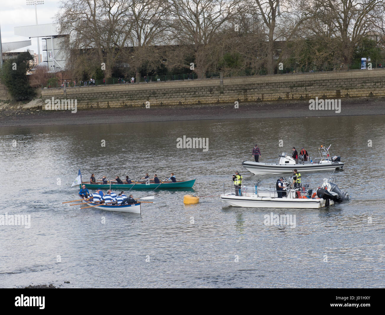 river Thames rowing boat rowers bank sport rowing Stock Photo - Alamy