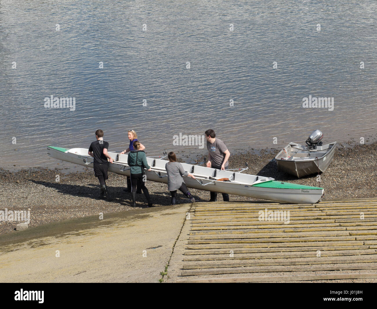 river Thames rowing boat rowers bank sport rowing Stock Photo - Alamy