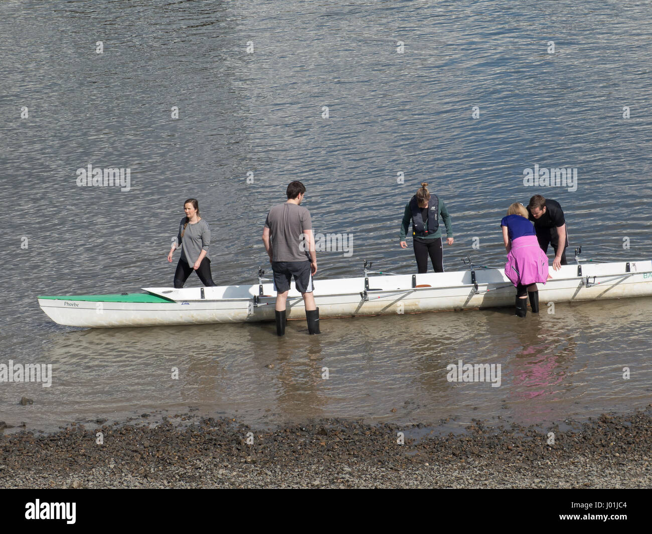 river Thames rowing boat rowers bank sport rowing Stock Photo - Alamy