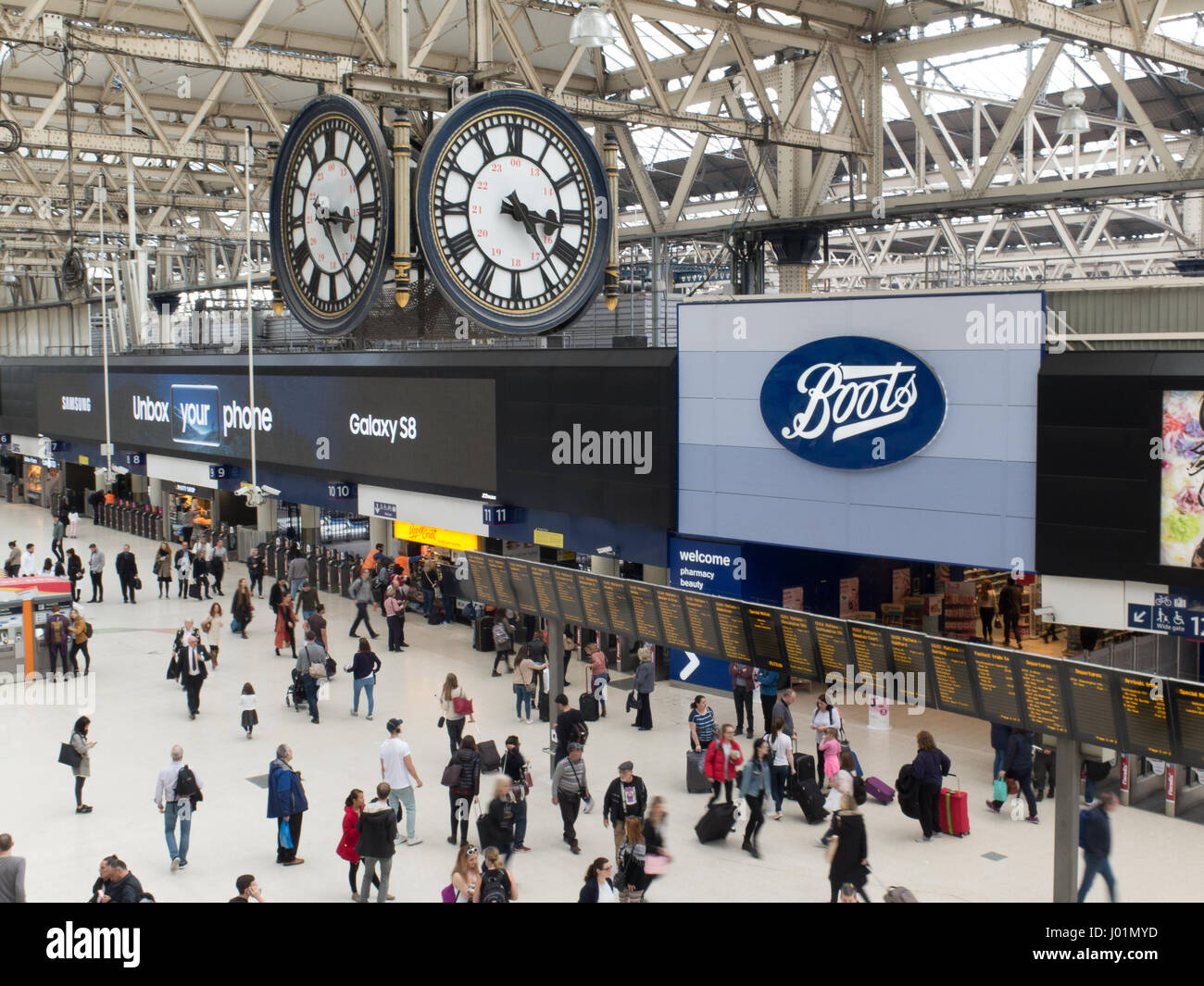 Public clock london hi-res stock photography and images - Alamy