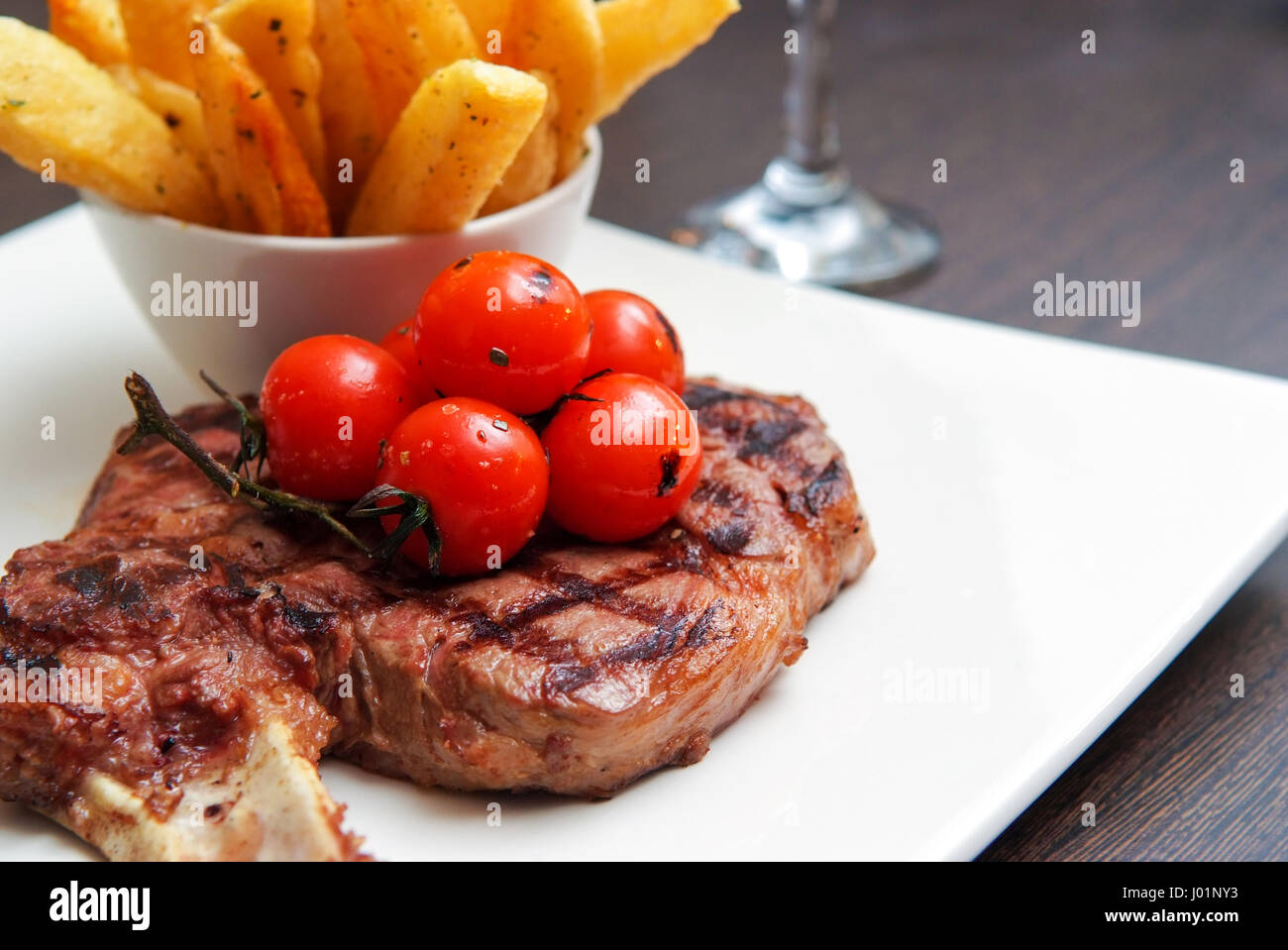 Steak and chips detail hi-res stock photography and images - Alamy