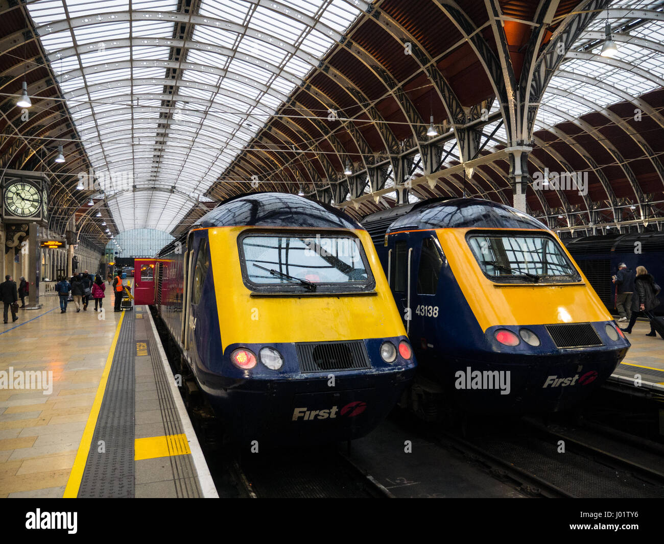 GWR Trains, Main Line, Paddington Railway Station, London, England, UK ...