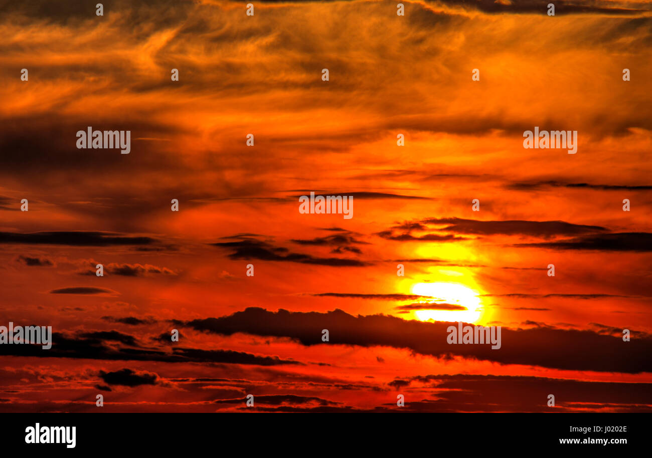 Beautiful sunset with dramatic clouds on the sky Stock Photo - Alamy
