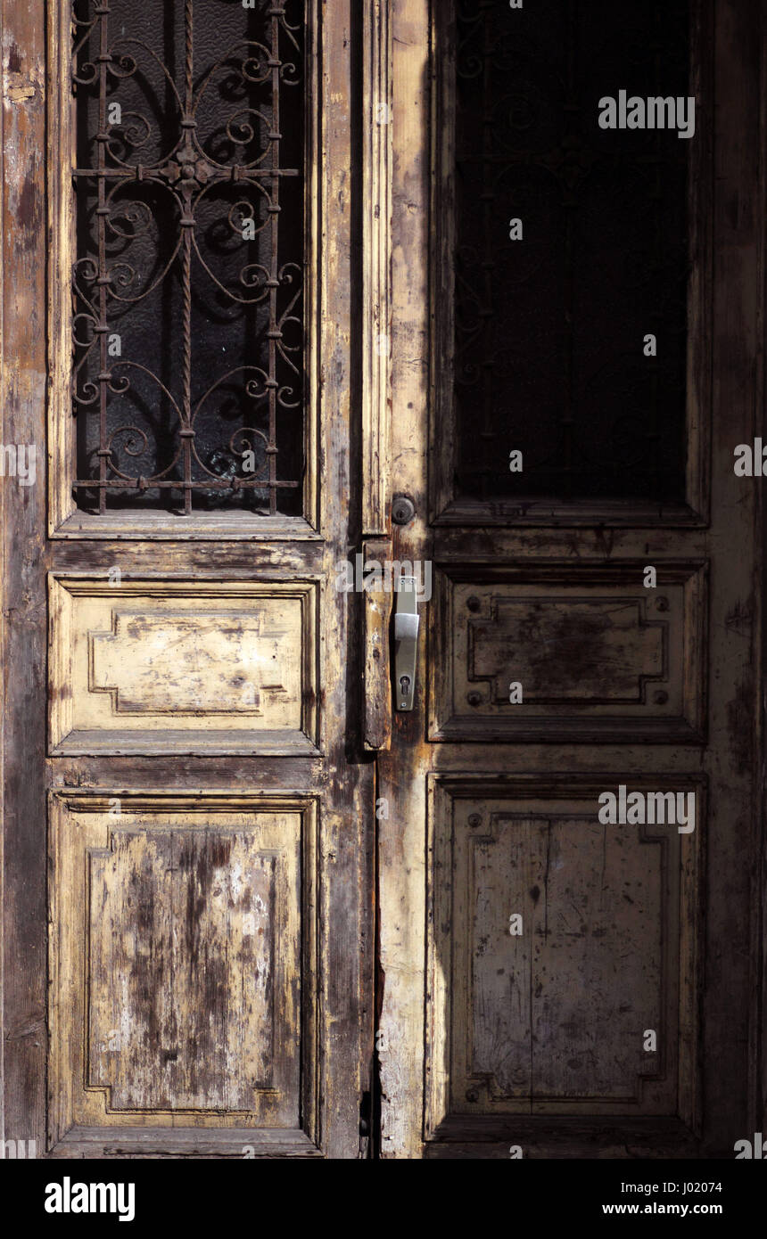 Two sided door hi-res stock photography and images - Alamy