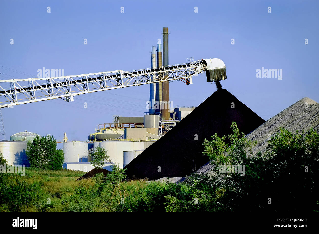 Coal ship at steel mill Detroit factory Stock Photo - Alamy