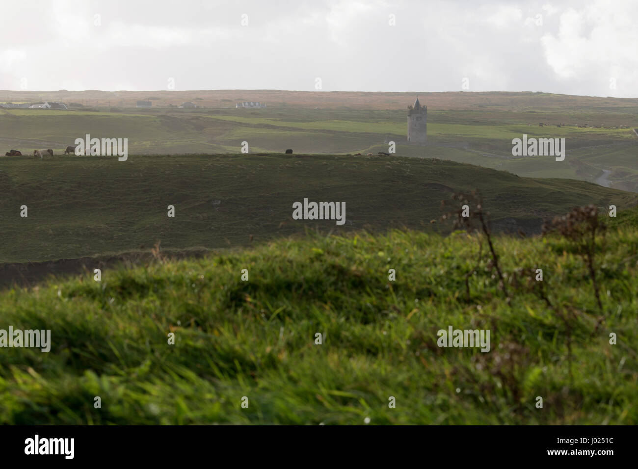 Burren way doonagore castle hi-res stock photography and images - Alamy