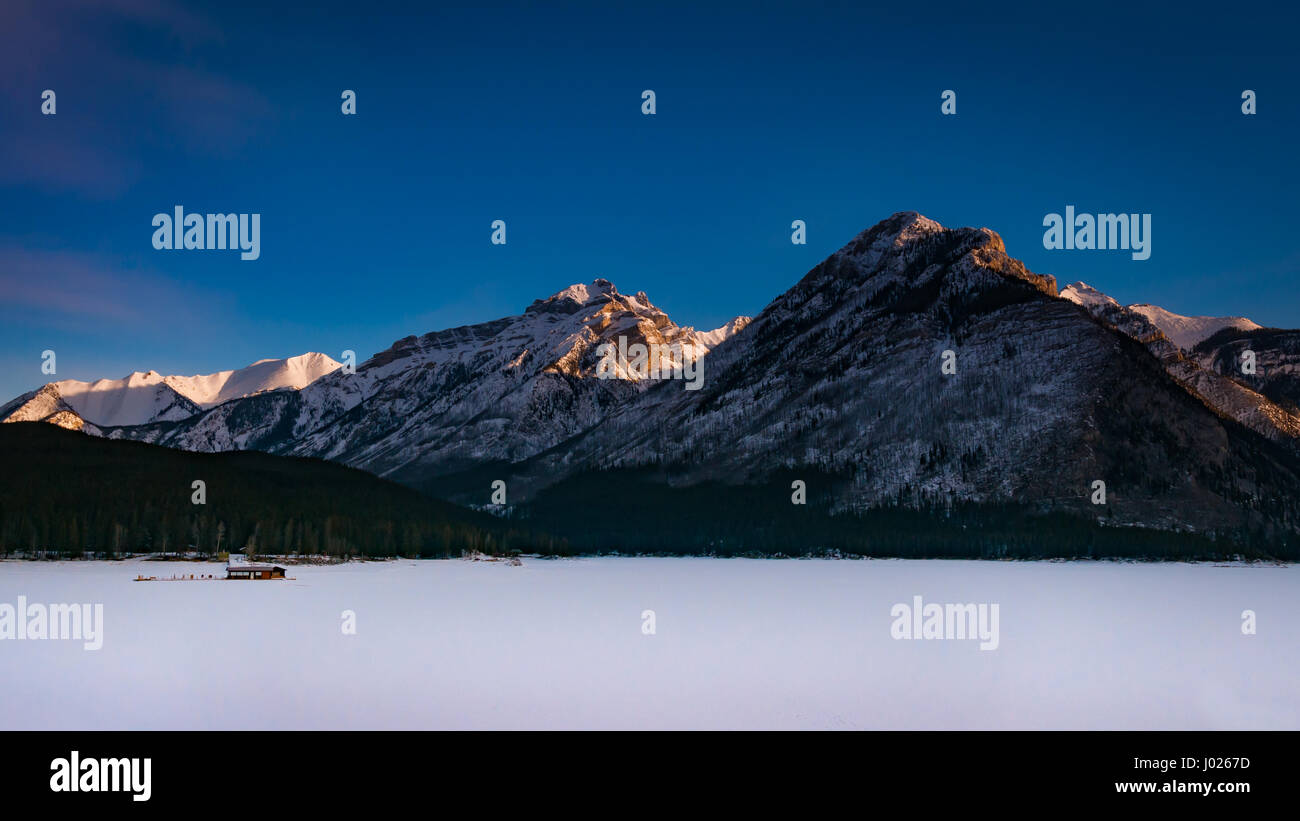 Winter Scenery Lake Minnewanka in Banff National Park Alberta Canada ...