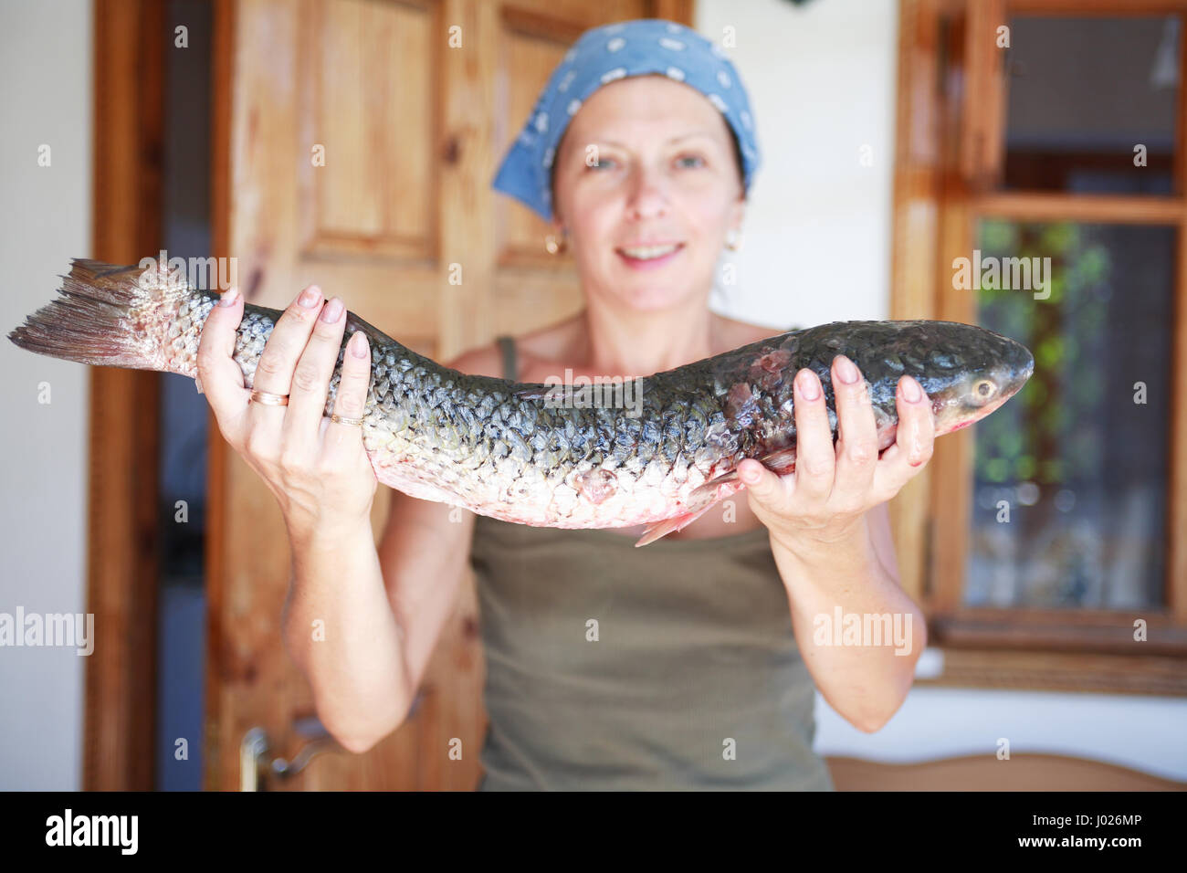 Eating fish and seafood hi-res stock photography and images - Alamy