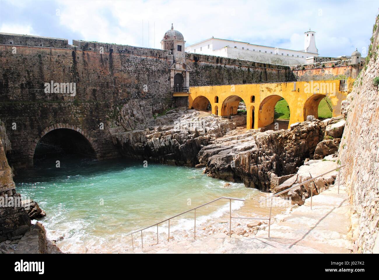 Medieval fort hi-res stock photography and images - Alamy