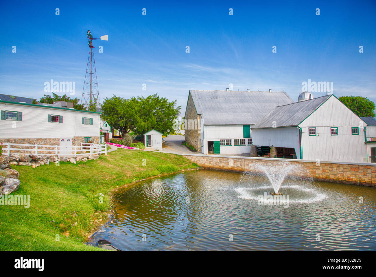 A traditional Amish farm set up as a museum and tourist attraction in ...