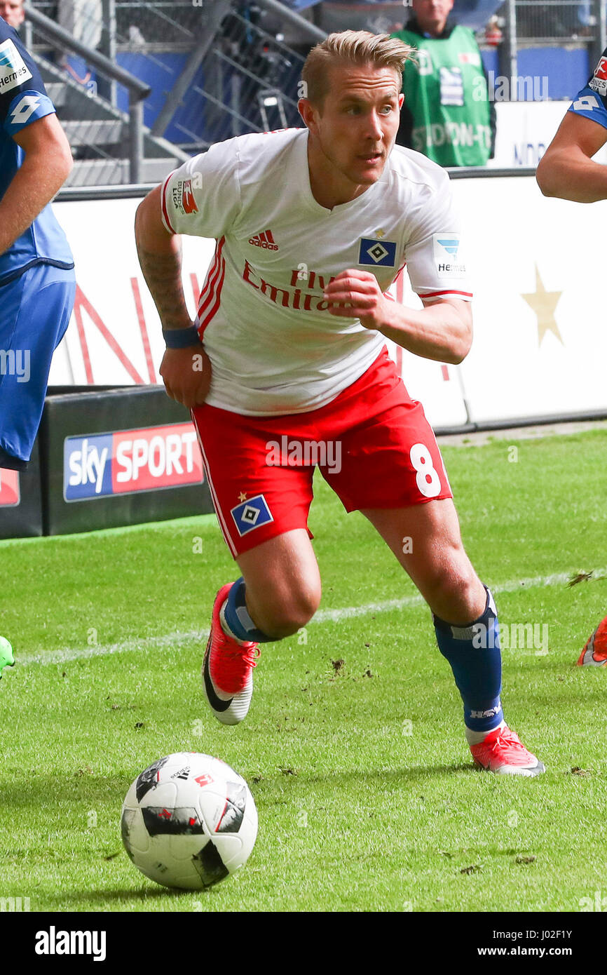 Hamburg, Germany. 08th Apr, 2017. Hamburg's Lewis Holtby in action ...