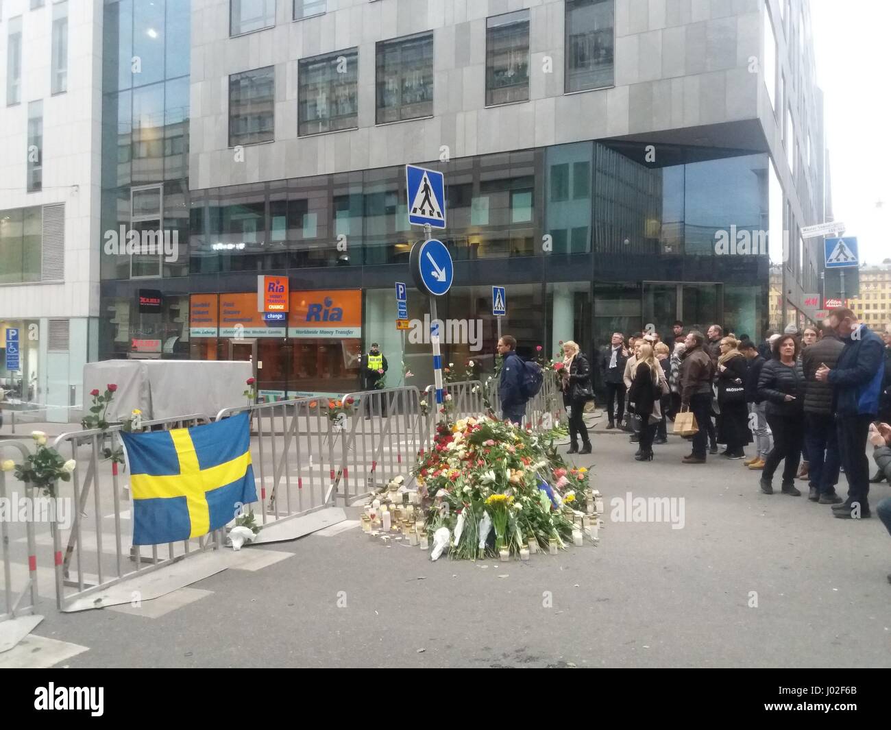 Crime scene barriers hi-res stock photography and images - Alamy