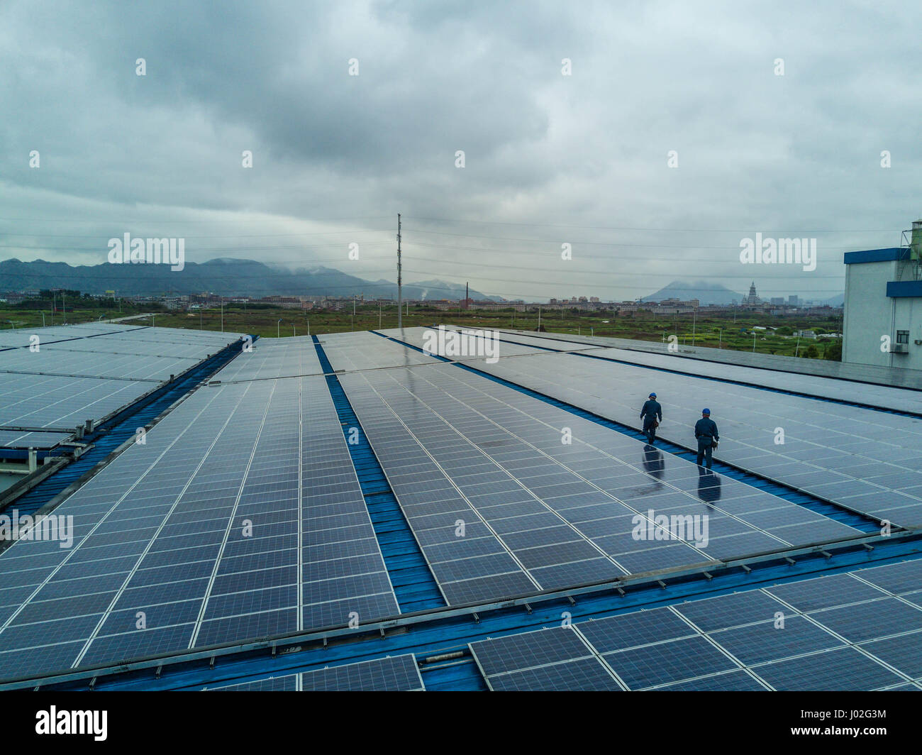 Dongyang, China's Zhejiang Province. 9th Apr, 2017. Workers check the ...