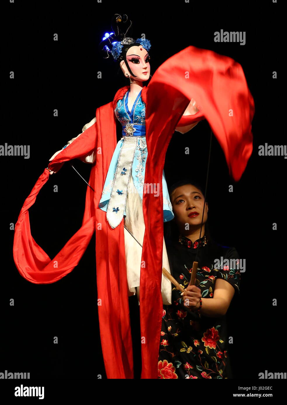 Chinese puppet hi-res stock photography and images - Alamy