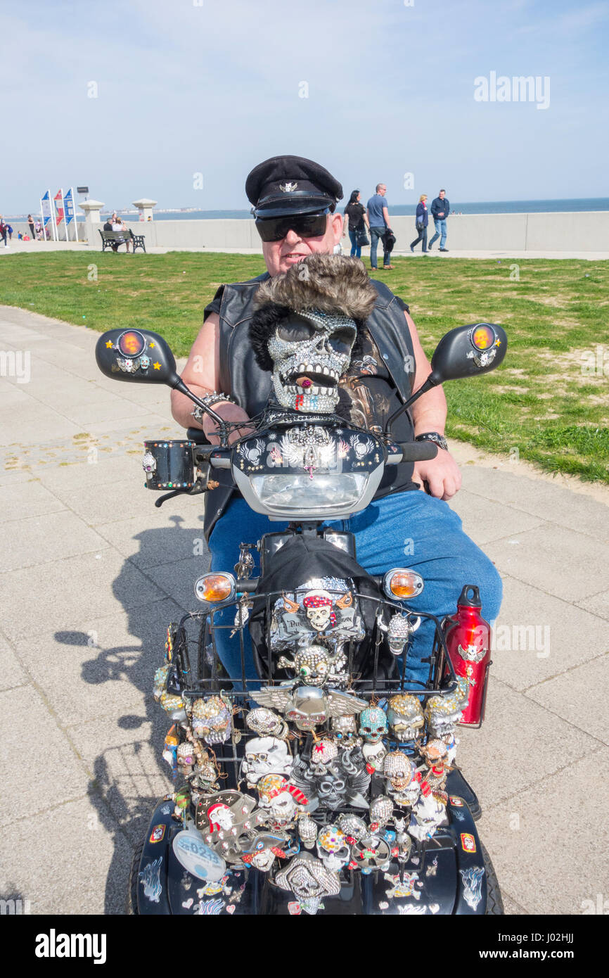 Skull badges hi-res stock photography and images - Alamy