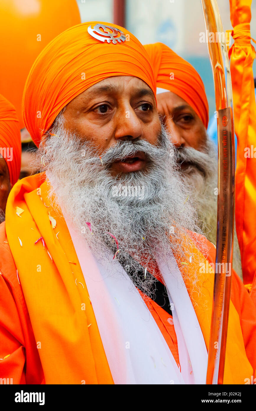 Glasgow, Scotland, UK. 9th April, 2017. More than 1000 members of ...