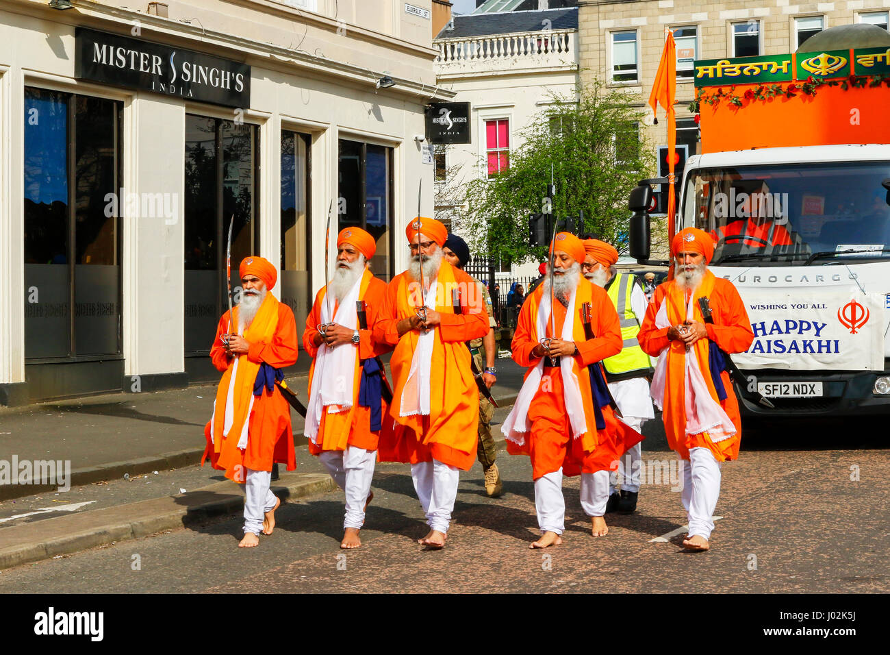 Glasgow, Scotland, UK. 9th April, 2017. More than 1000 members of ...