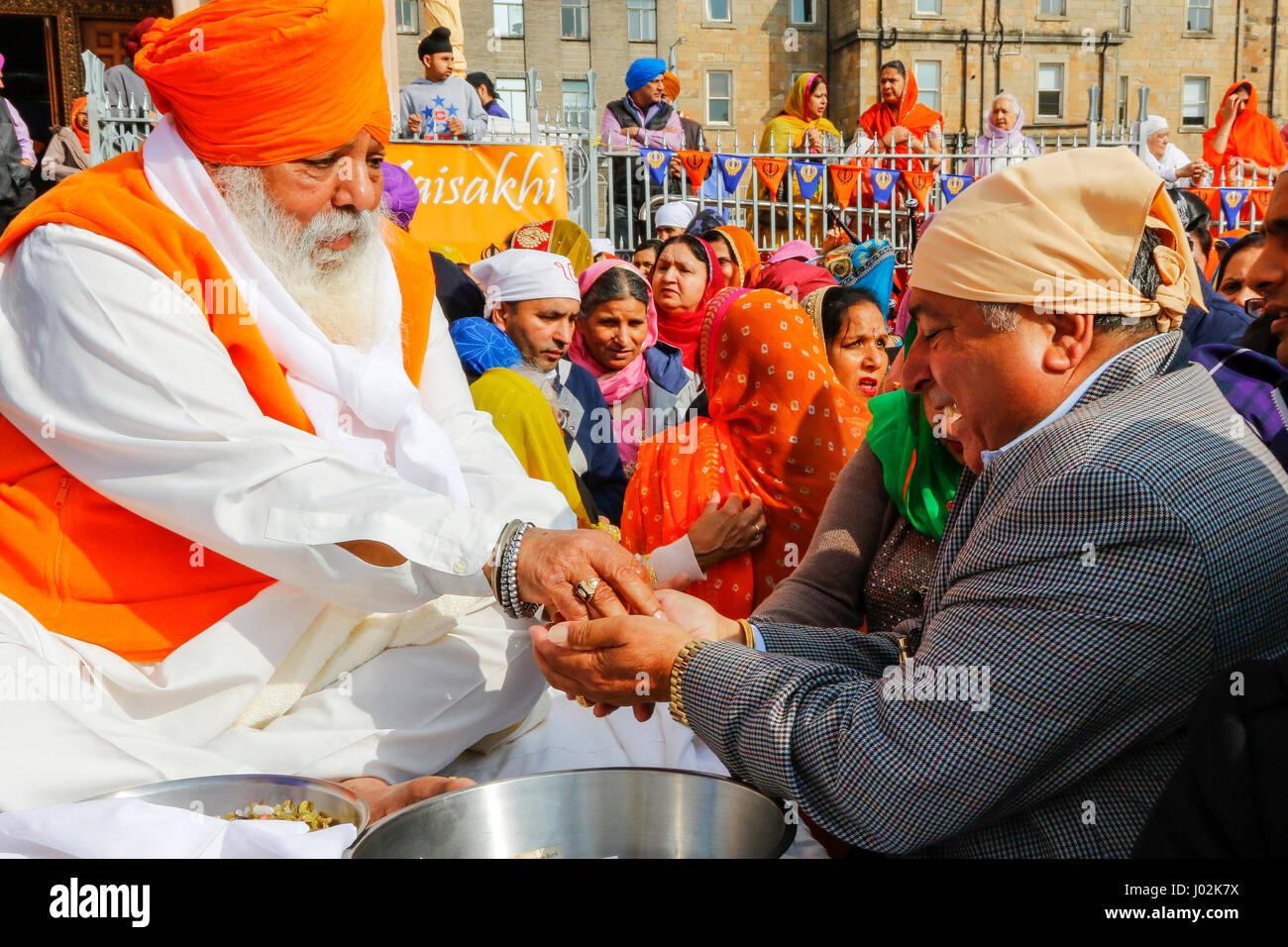 Glasgow, Scotland, UK. 9th April, 2017. More than 1000 members of ...