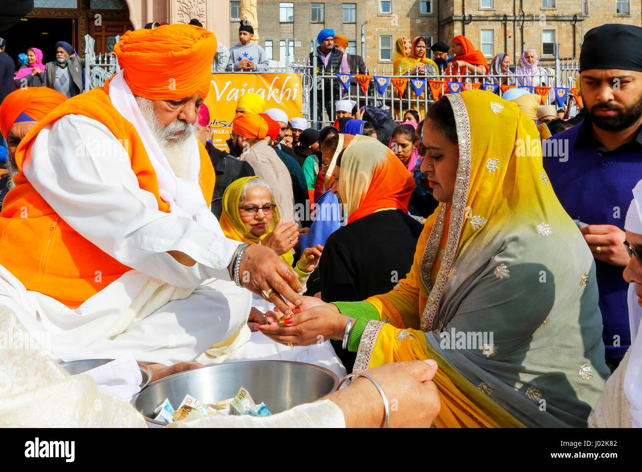 Glasgow, Scotland, UK. 9th April, 2017. More than 1000 members of ...