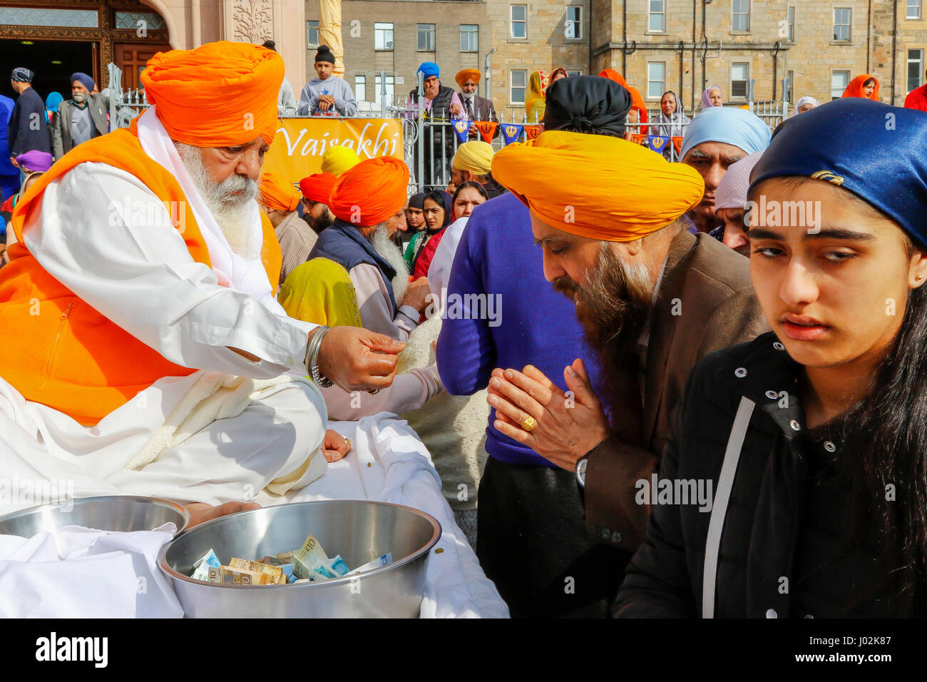Glasgow, Scotland, UK. 9th April, 2017. More than 1000 members of ...