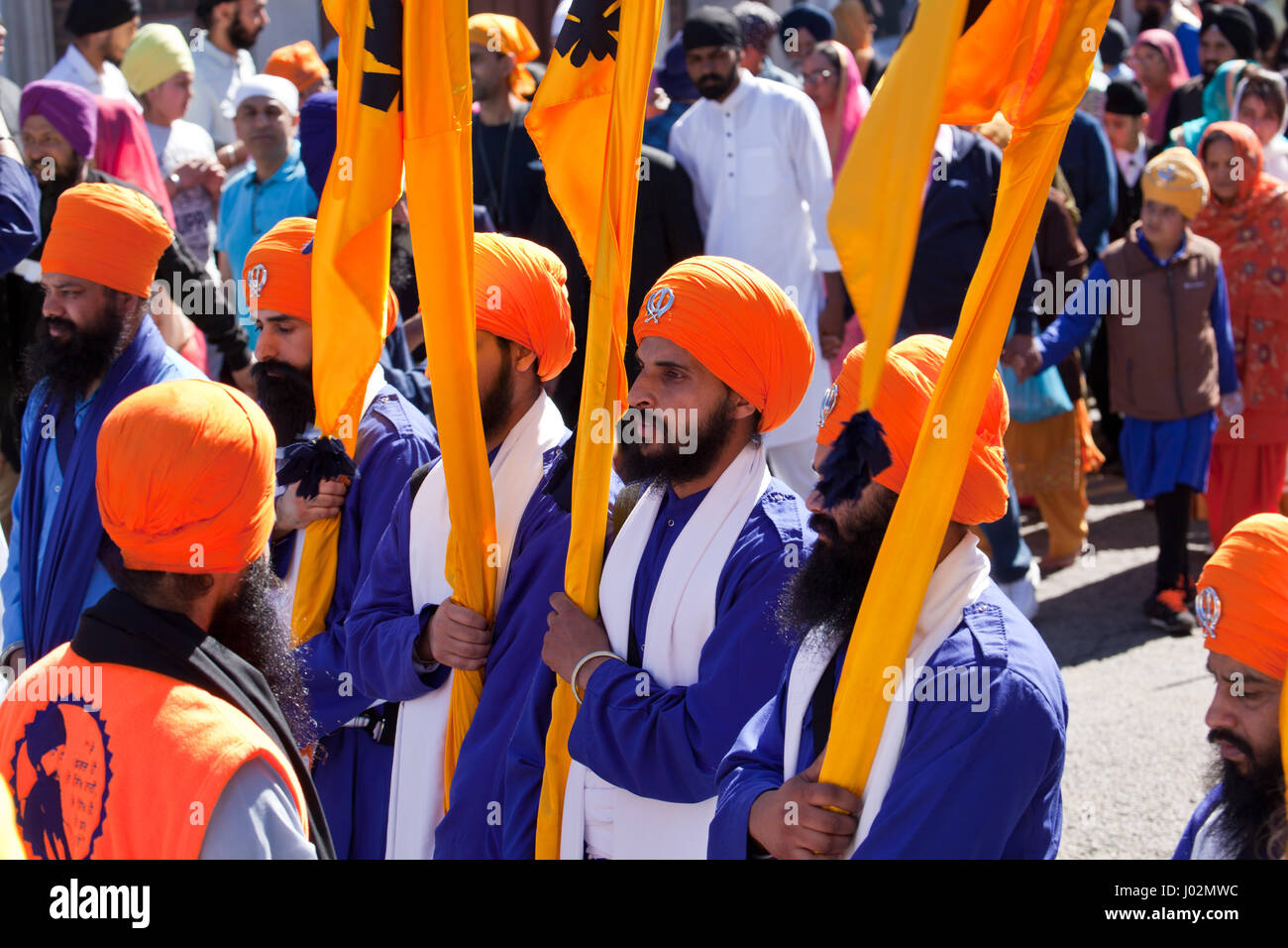 Sikh flags hi-res stock photography and images - Alamy