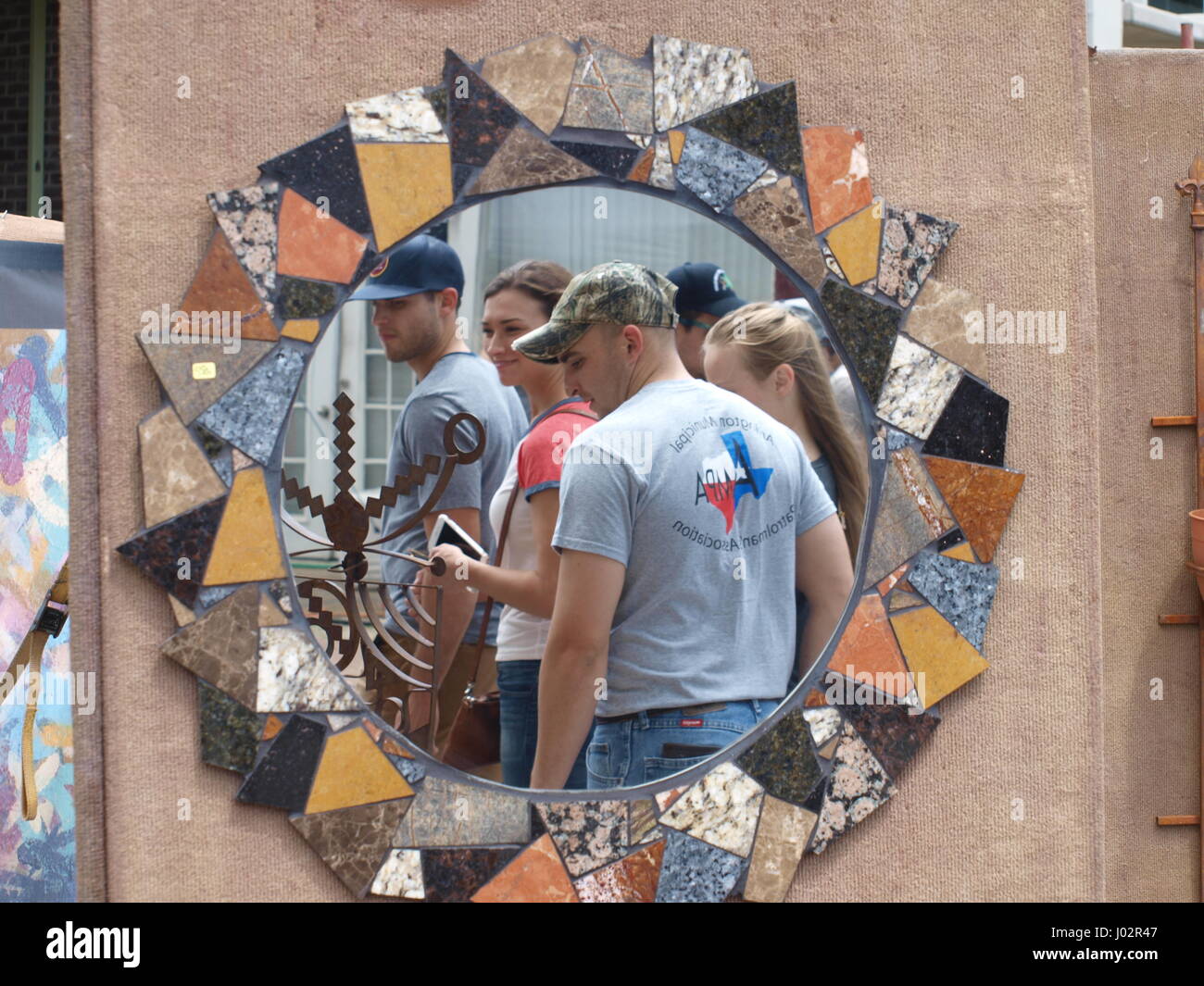 Dallas, USA. 9th Apr, 2017. The annual Deep Ellum Arts Festival closes ...