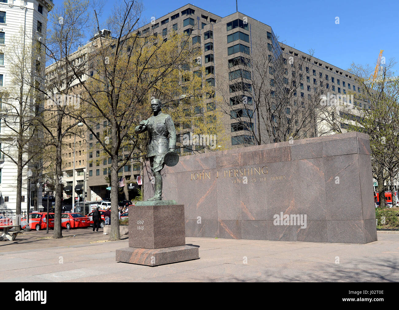 Washington, DC, USA. 9th Apr, 2017. 20170409: A 12-foot bronze statue ...