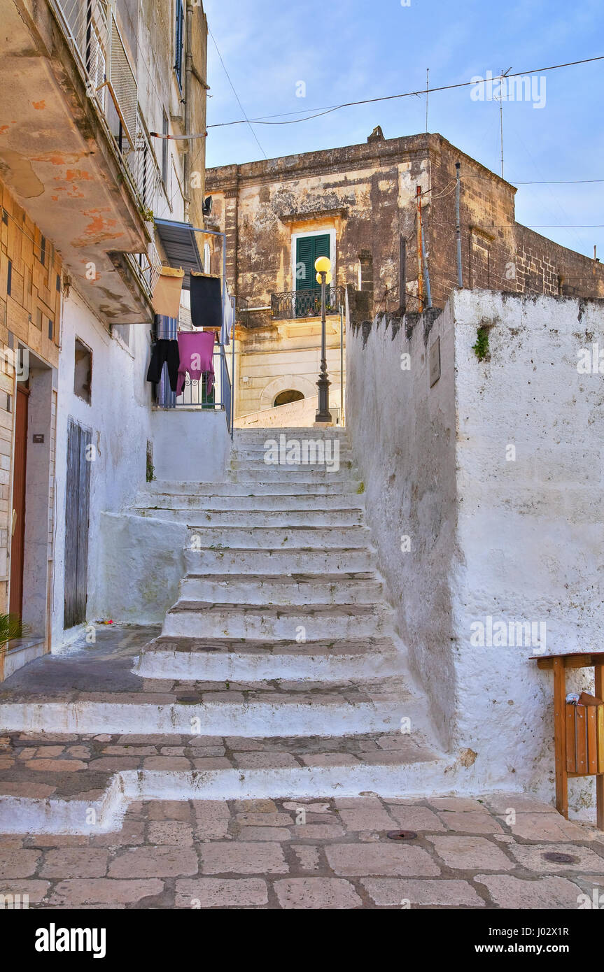 Alleyway. Ginosa. Puglia. Italy Stock Photo - Alamy