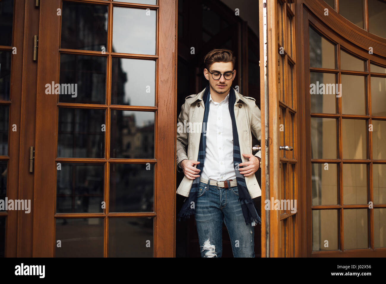 Man leaving for work hi-res stock photography and images - Alamy